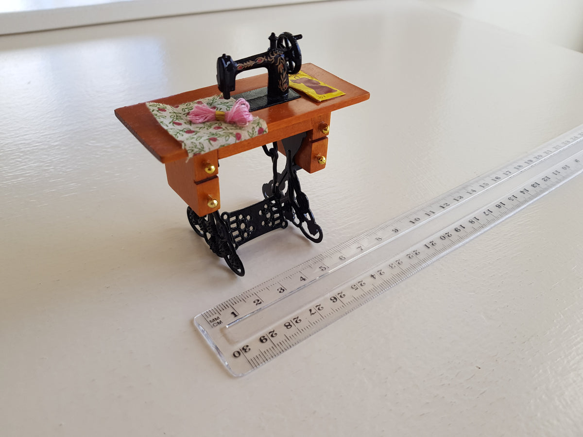 Treadle Sewing Machine – CLD Miniatures